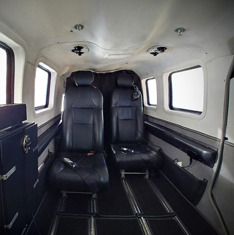 AVIATOR TP600 - Alpine Airlines | Courchevel | Saint-Tropez | Paris